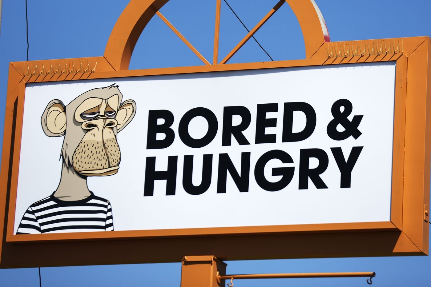 Bored Ape-Themed Restaurant No Longer Accepts Bitcoin & Cryptos?