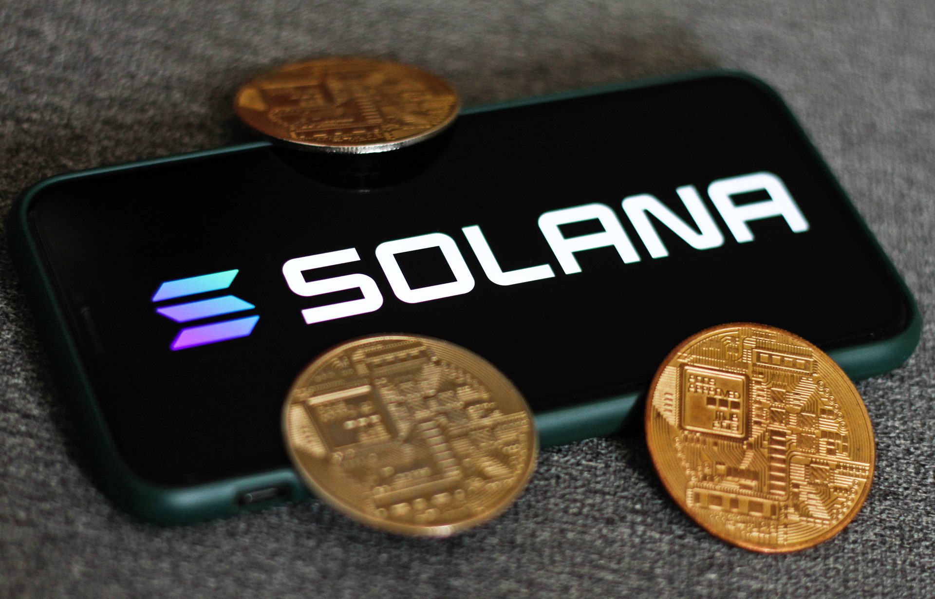 Solana: Can SOL Reach $300 in April 2024?