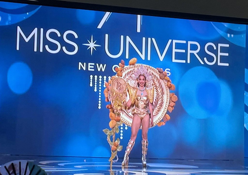 Bitcoin: Miss Universe El Salvador wears BTC costume at pageant