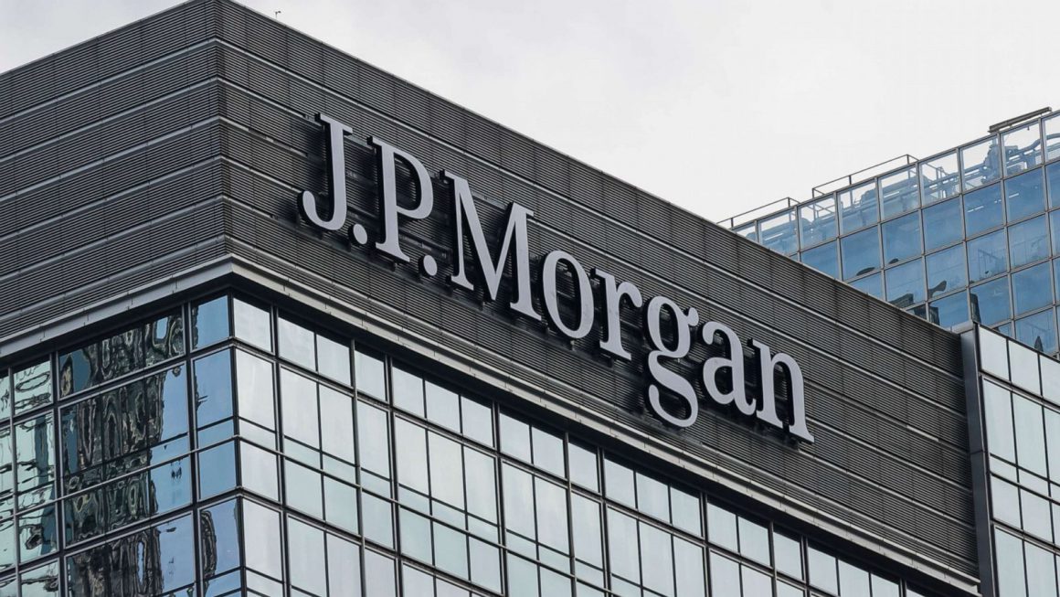 JP Morgan Predicted Silver To Crash 50% a Day Before the Fall