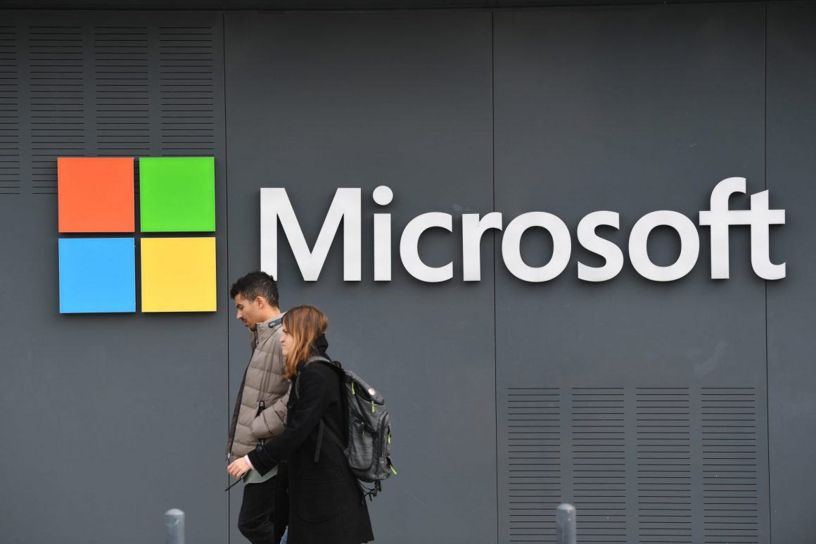 Microsoft (MSFT) at a Crossroads: Climb to $600 or Drop to $400?
