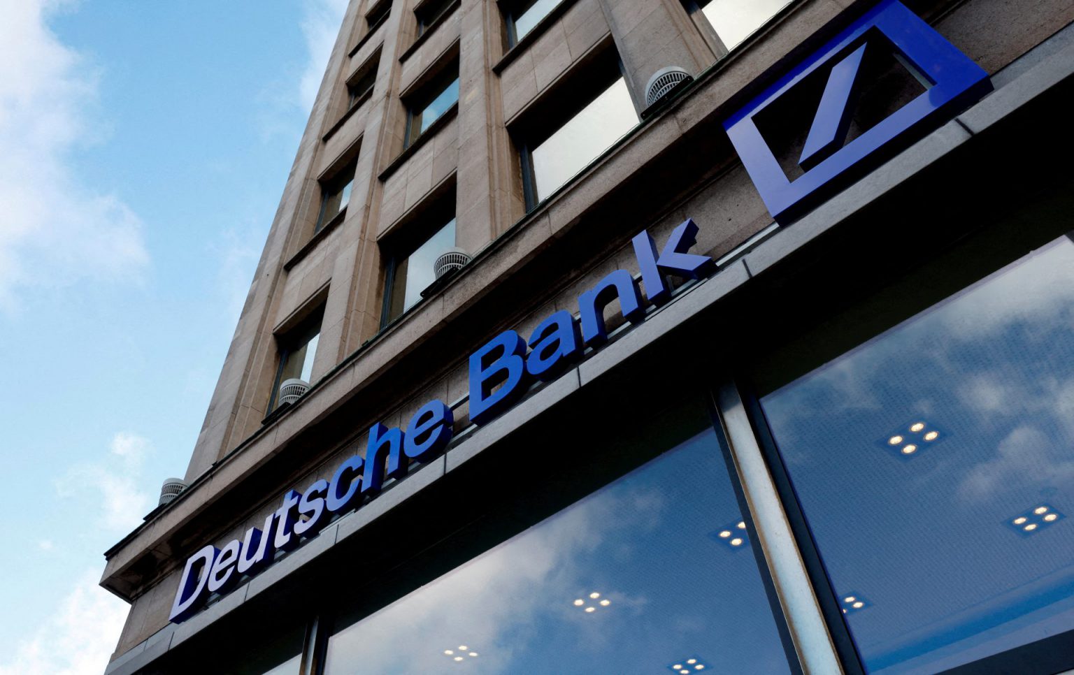 Deutsche Bank Sets S&P 500 Target at 8,000 by 2026 in Boldest Call Yet