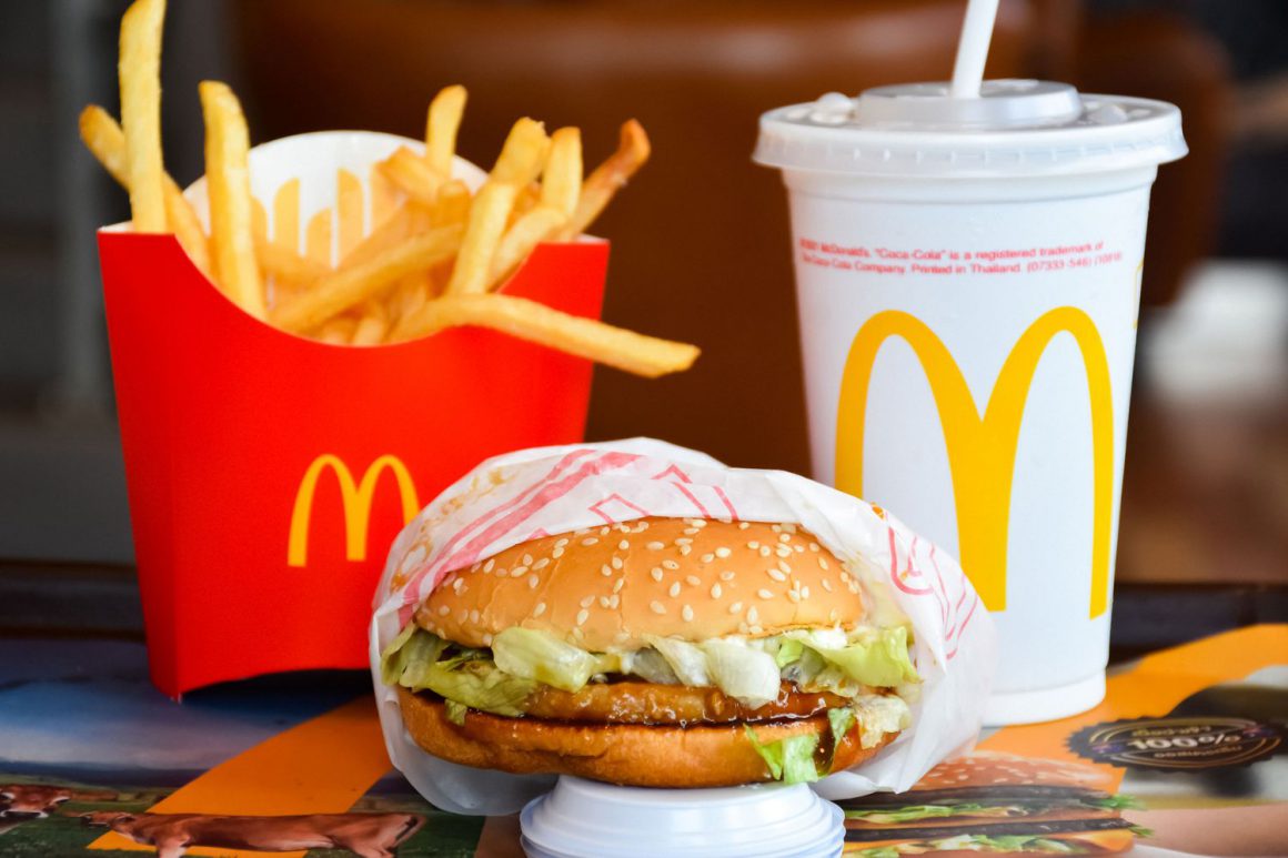 McDonald’s (MCD) Stock Signals Strength With Golden Cross: $330 Next?