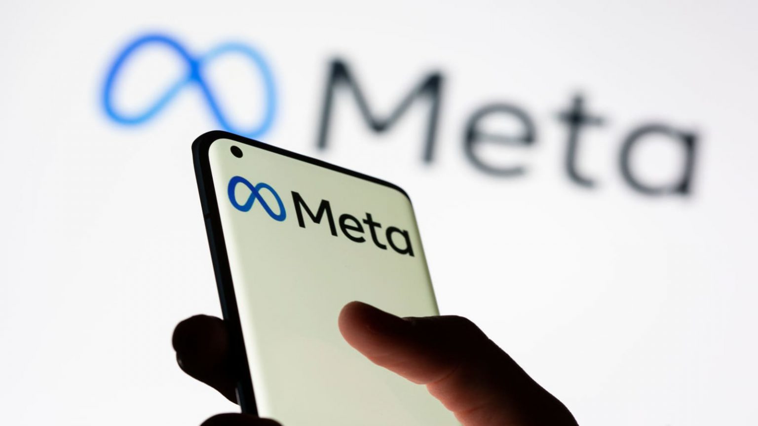 Jim Cramer Explains Why META Stock Fell 13% in 6 Months