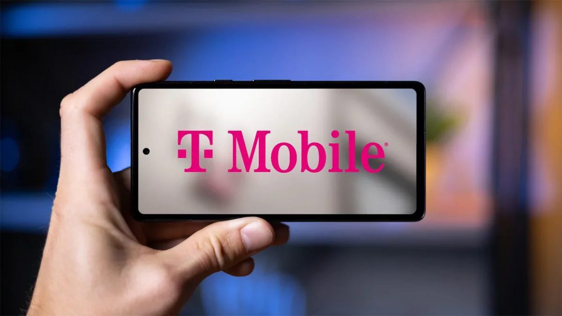 T-Mobile Faces Rep Exodus After SpaceX Spectrum Deal