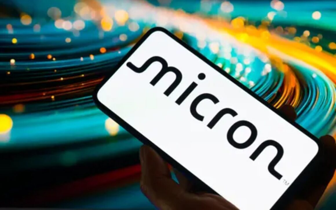 Well Fargo Raises Micron Target To $1220, Signals “Buy”